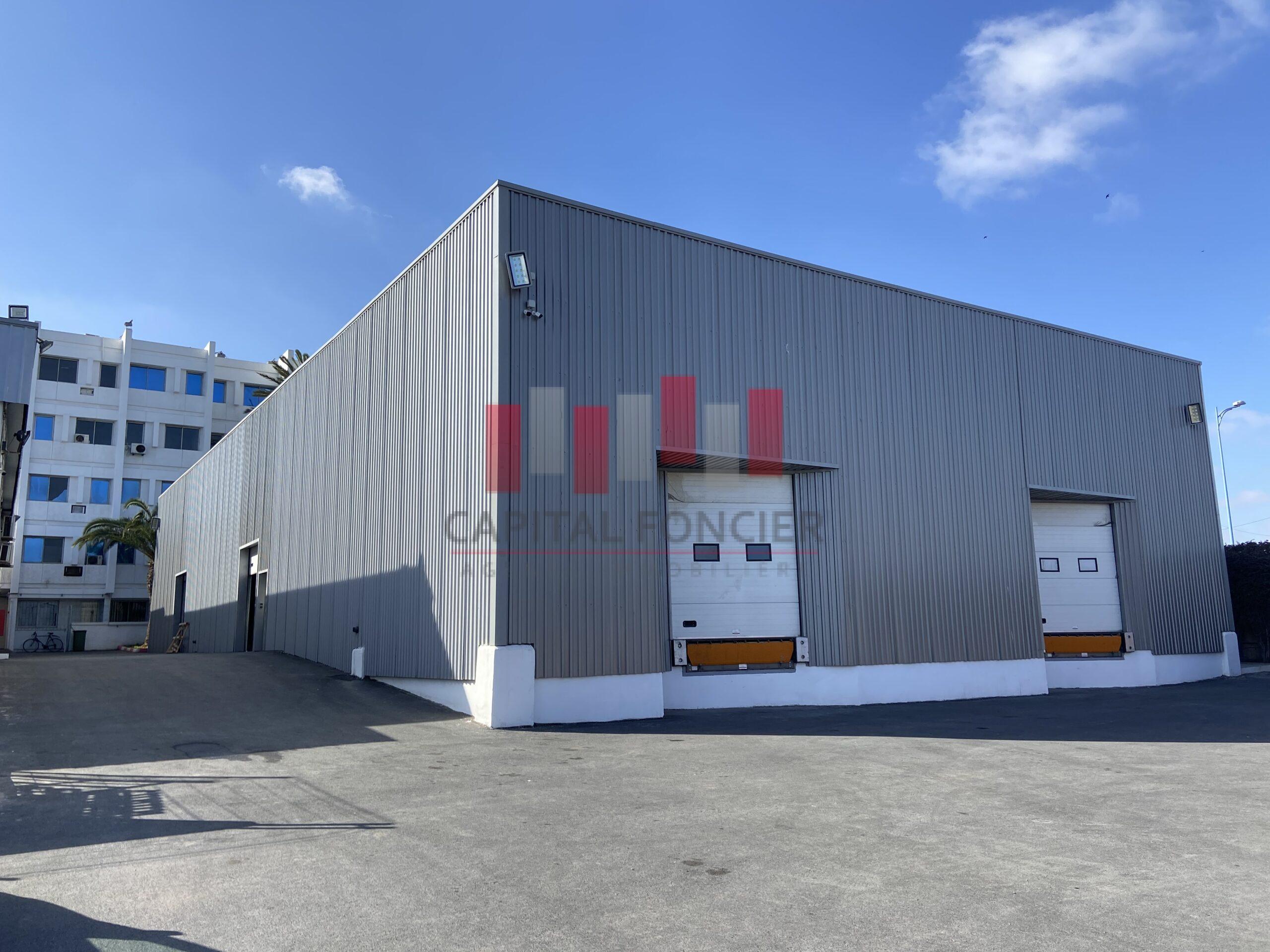 Hangar industriel de 800 m de surface couverte a la location zone ...